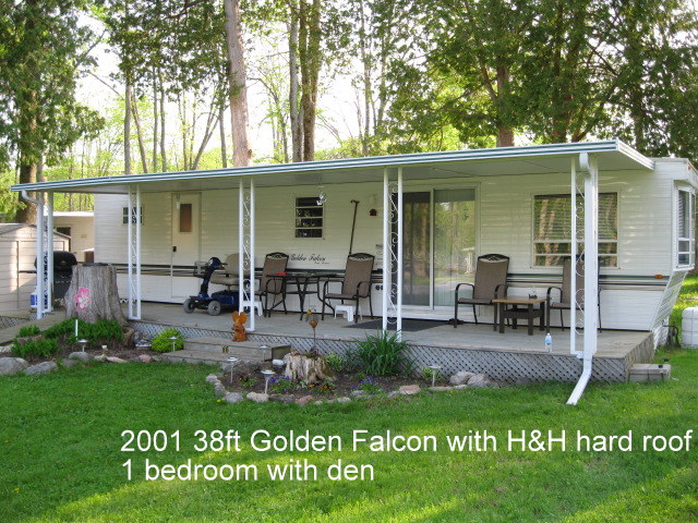 2001 Golden Falcon | Sandy Beach Trailer Court